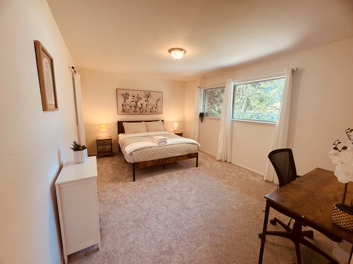 Cozy 1b1b En-suite In Rich Atherton - Atherton