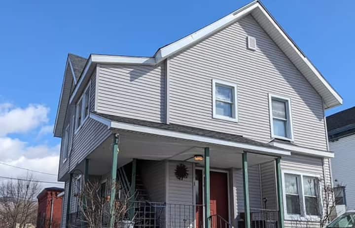 Rutland 2 Bed/2 Bath - Rutland, VT