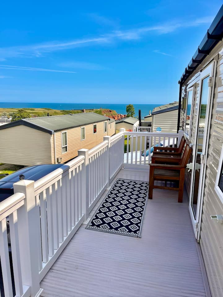 The Seaview Snug At Devon Cliffs - Budleigh Salterton