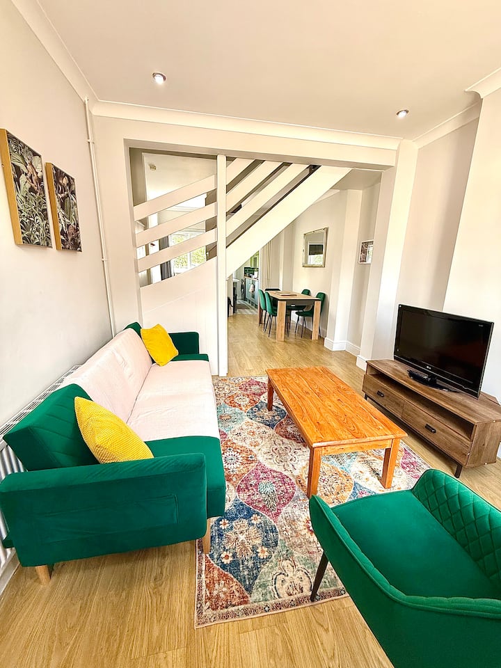 Lincoln Home W\parking | Sleeps 6 - Lincolnshire