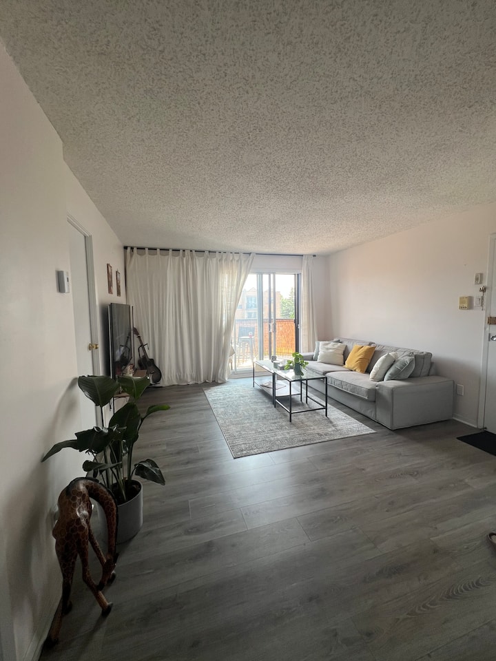 2 Bedroom Near Bell Centre Laval - Laval