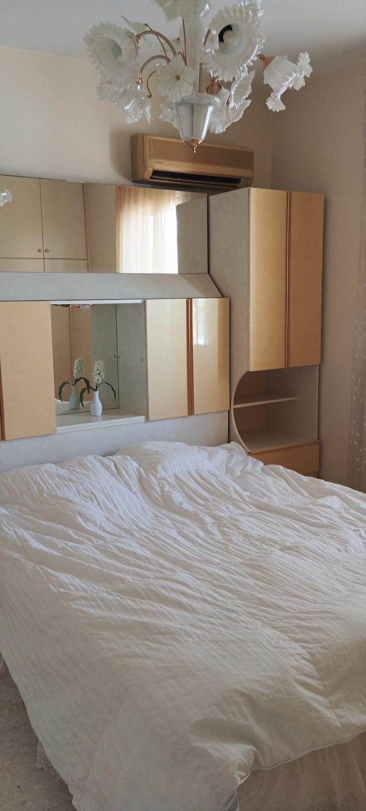 Queen Size Shared Room In Apt - Paphos