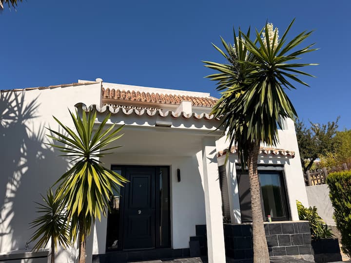 Chic Marbella Home With Pool - Calahonda