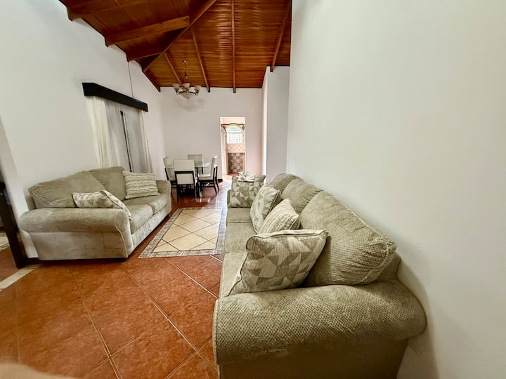 House+wifi+pool+ac+jacuzzi+kitchen+laundry@orotina - Orotina