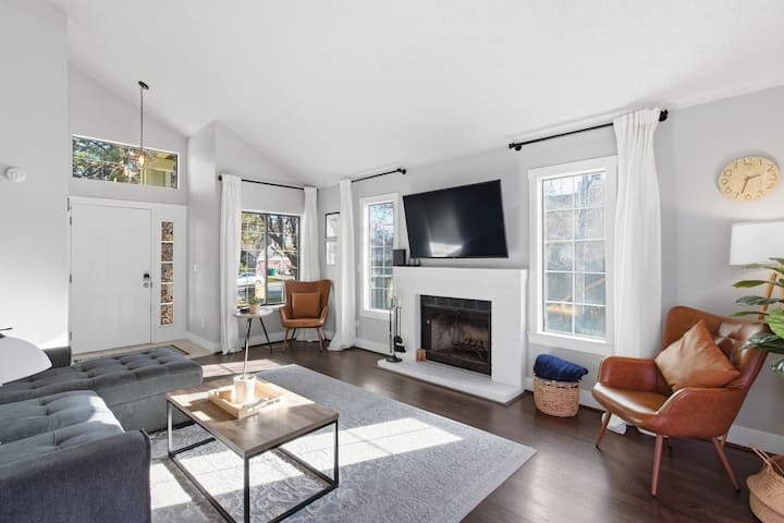 Charming 3br Retreat  Cozy Vibes - Reno, NV