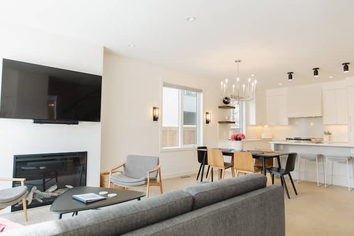 Home In The Heart Of Kensington - Calgary