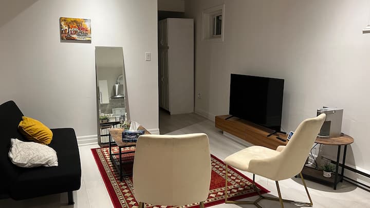 Cozy, Clean Basement Apartment In A Quiet Area - Vaughan