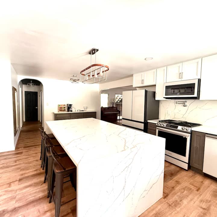 2 Bedrooms 2 Bathrooms Modern House With Backyard - Grant Lake, San Jose