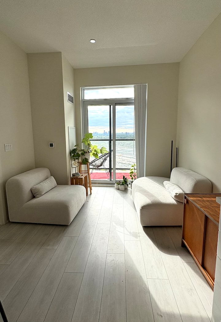 Stylish Minimalist Tiny Stay - Toronto