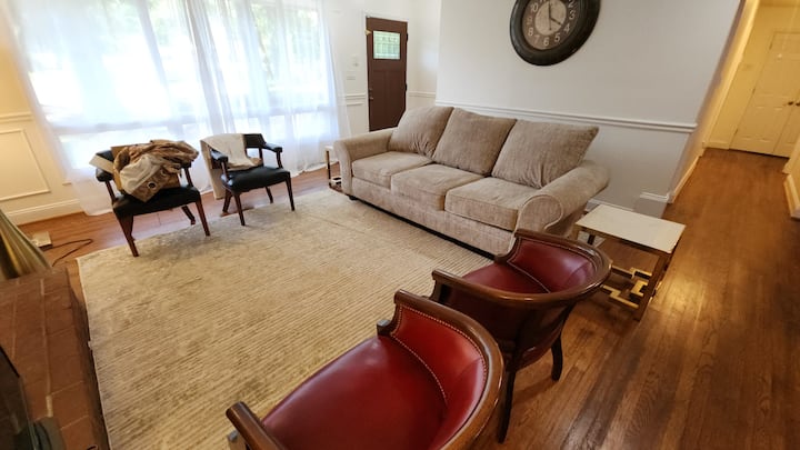 Comfy Mega Bungalow For 1 Or 12 - Lake Louise, Crofton