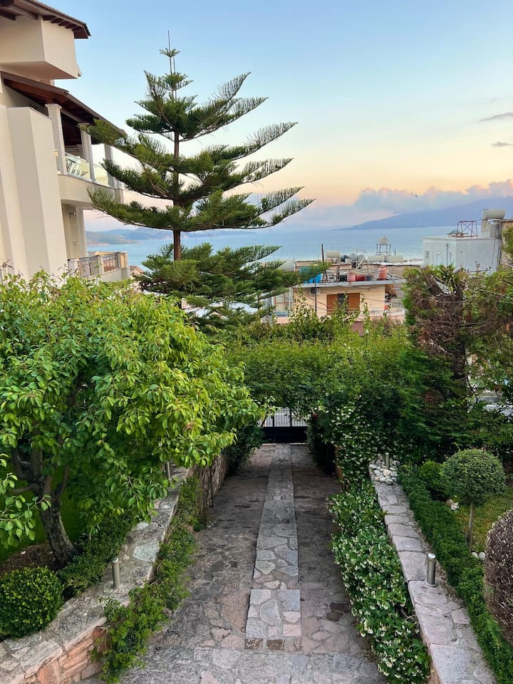 Apartment For 4 - Swimming Pool - Parking - Sarandë