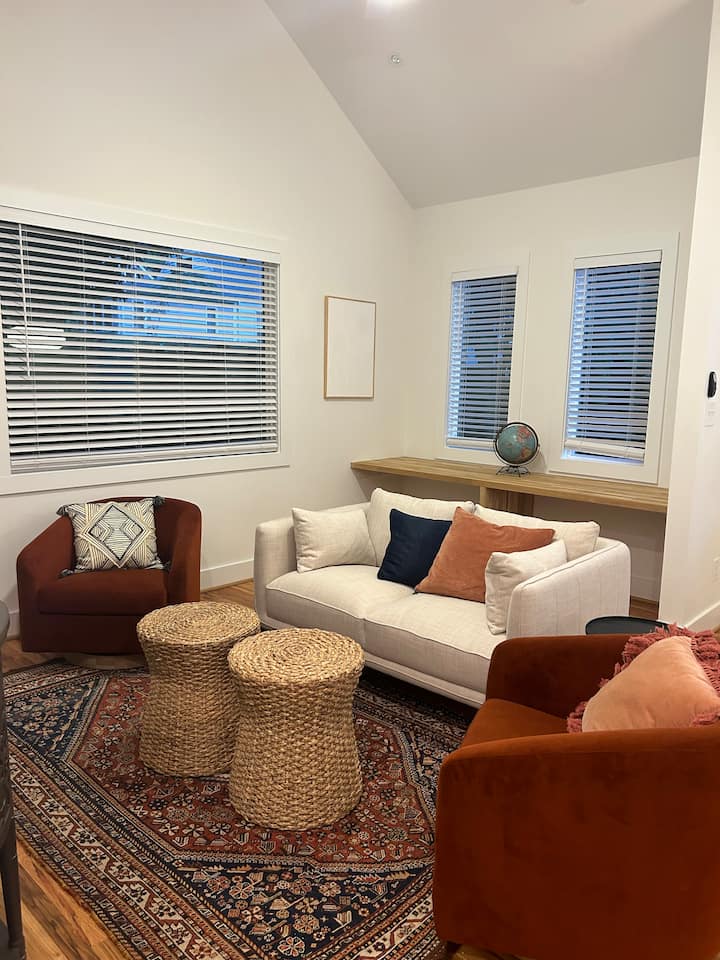 Mordecai Bungalow 2 - Peaceful Walkable Retreat - Raleigh, NC