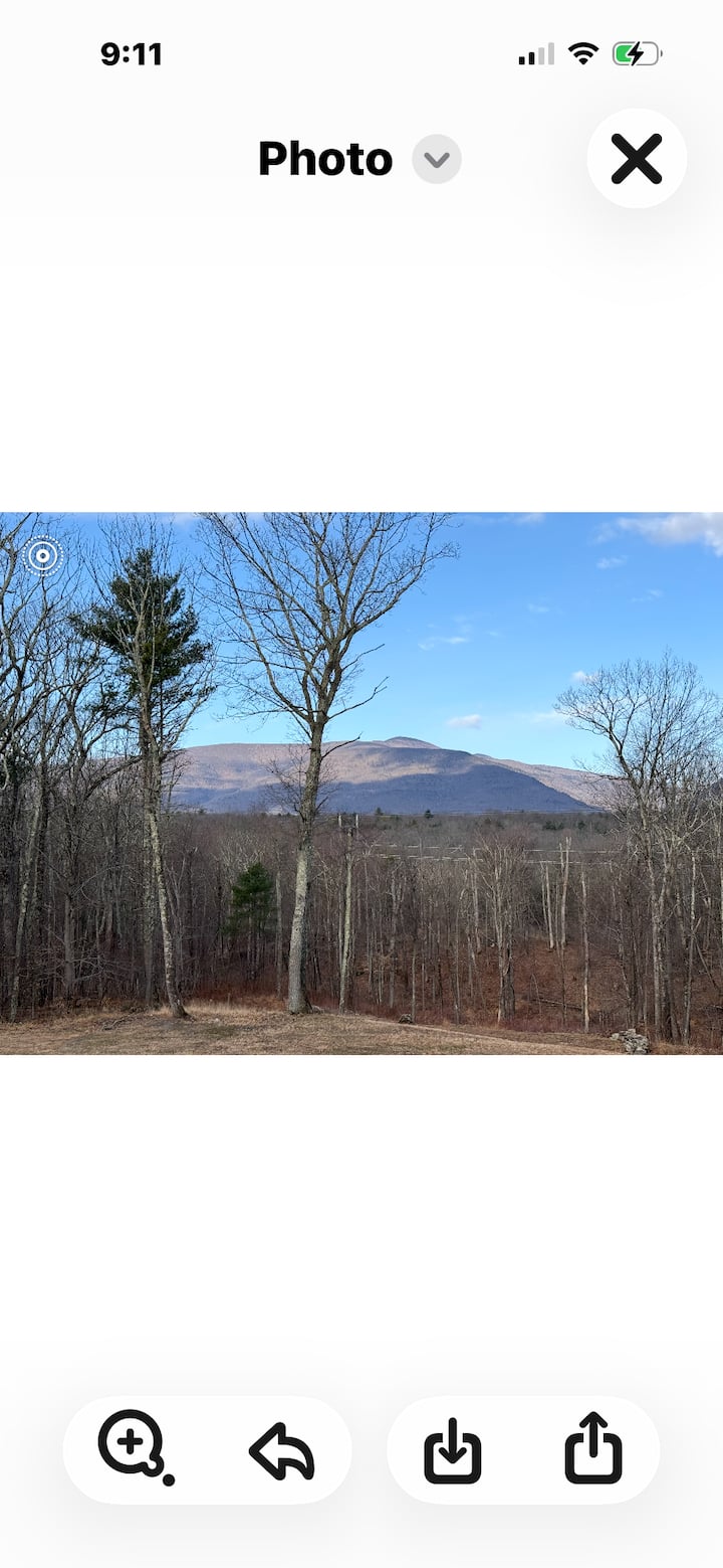 Cozy Gambrel Cottage - Catskill, NY