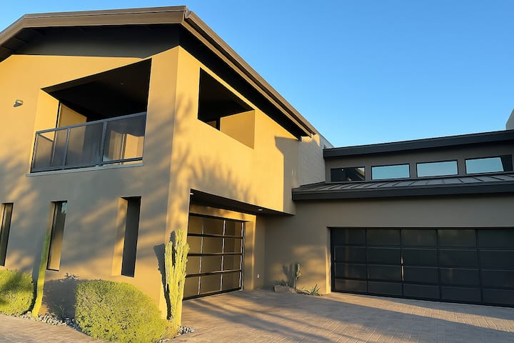 Modern Home 2 Min Walk To Town Center With Garage! - Cave Creek, AZ