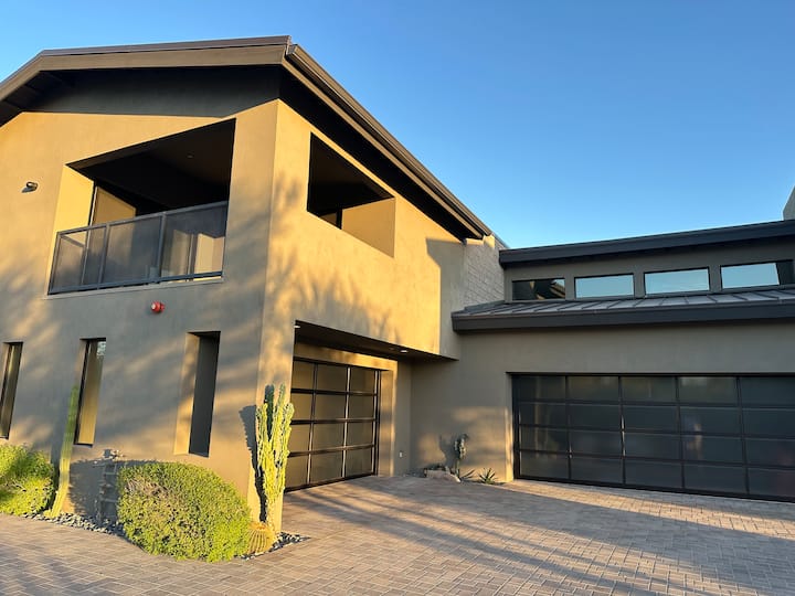Modern Home 2 Min Walk To Town Center With Garage! - Cave Creek, AZ
