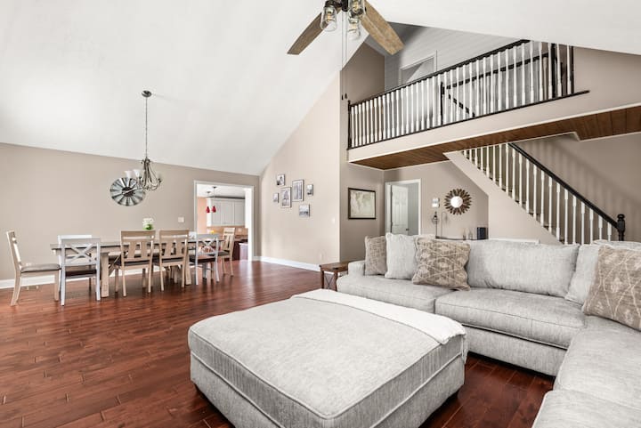 Spacious Country Retreat - Springfield, TN