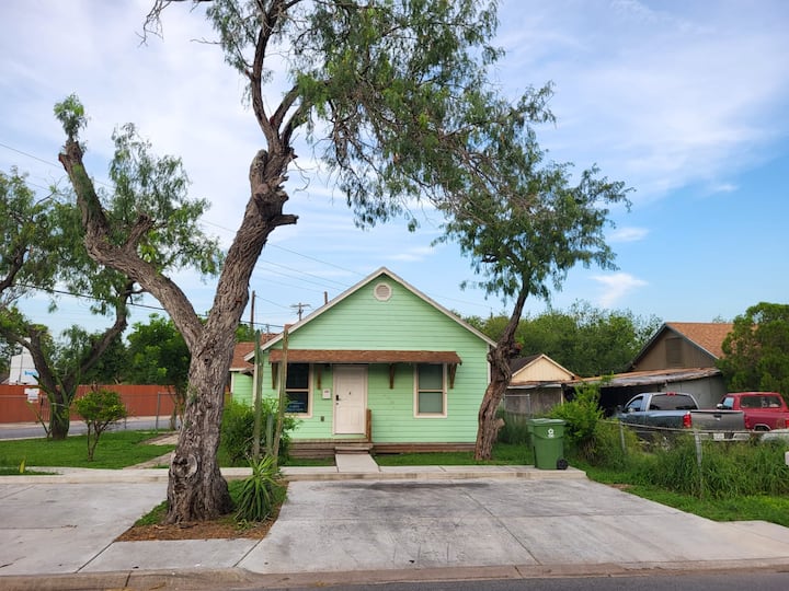 Spacious Stay | Casa Nopal At Thomas - Brownsville, TX