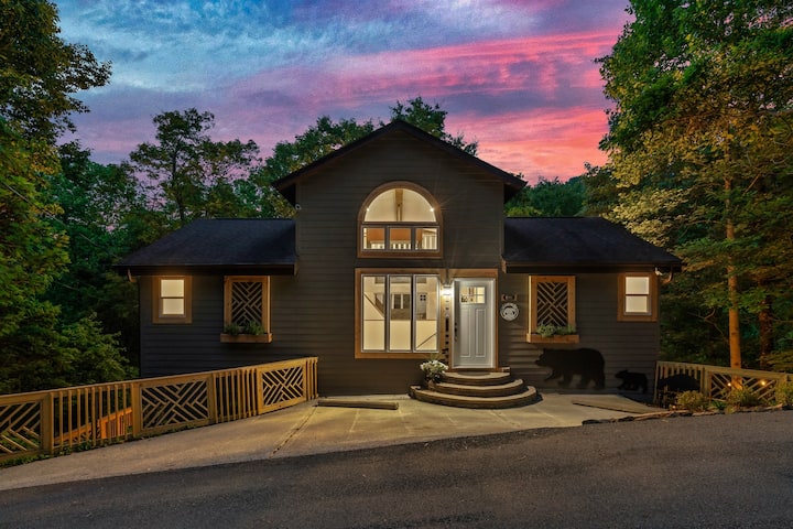 Gatlinburg Family Getaway! 5 Min To Pkwy | Hot Tub - Gatlinburg, TN