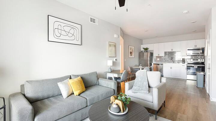 Landing | Incredible 2bd, Rooftop Lounge, Pool - Henderson, NV