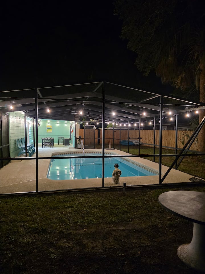 Captain's Corner, W/heated Pool & 4 Kayaks - Weeki Wachee, FL