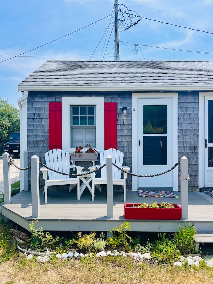 East End Cottage Charm - Provincetown, MA
