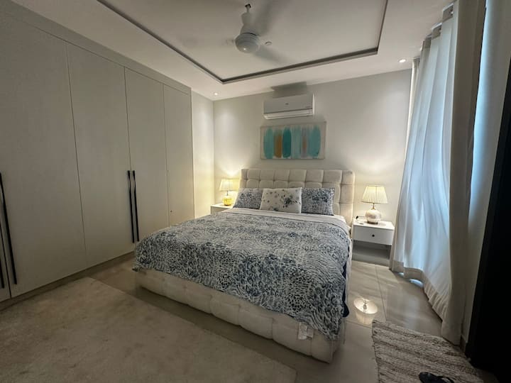 Zameen Aurum One Bed - Lahore