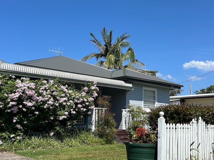 Spacious Stylish Coastal Escape - Forster