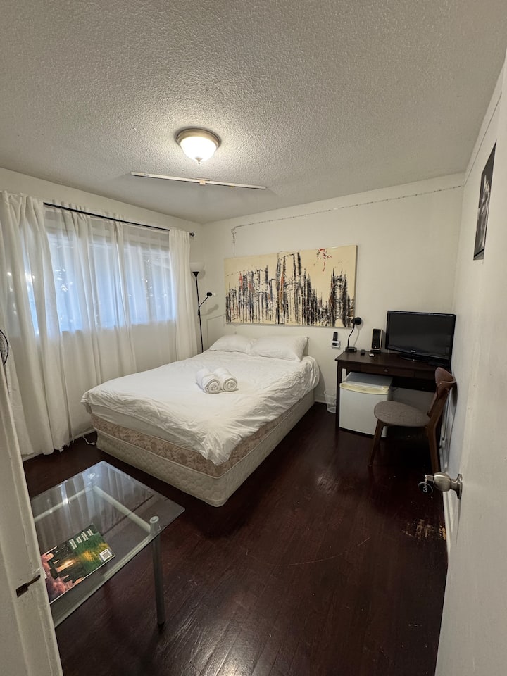 Hotel Room 3 House - Burnaby