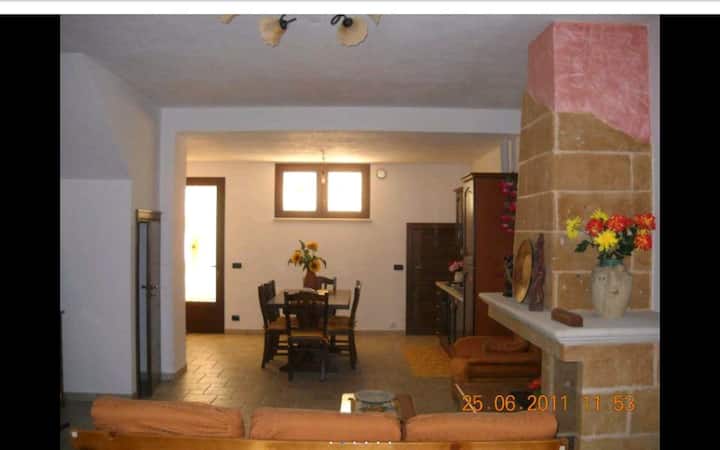Taverna In Paese Vicino Al Mare - Tricase