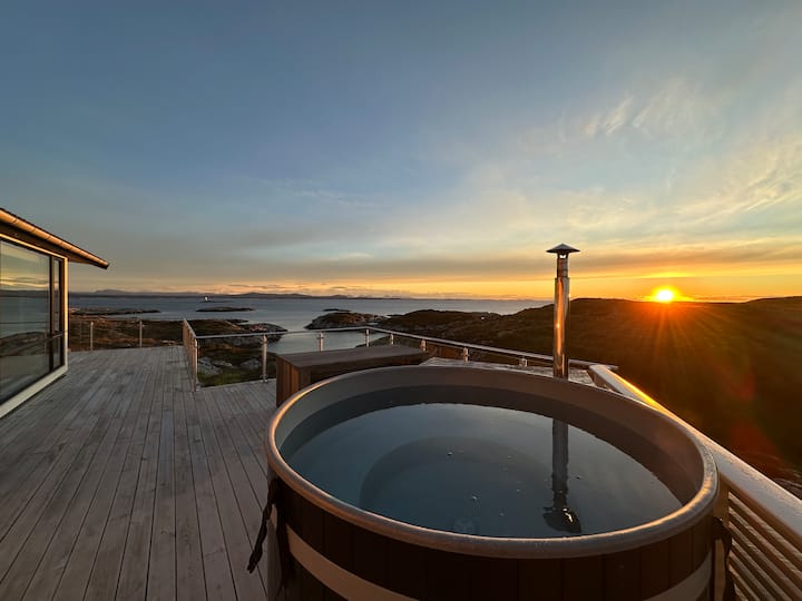 Hytte Nær Sjøen Med Nydelig Utsikt. - Norway