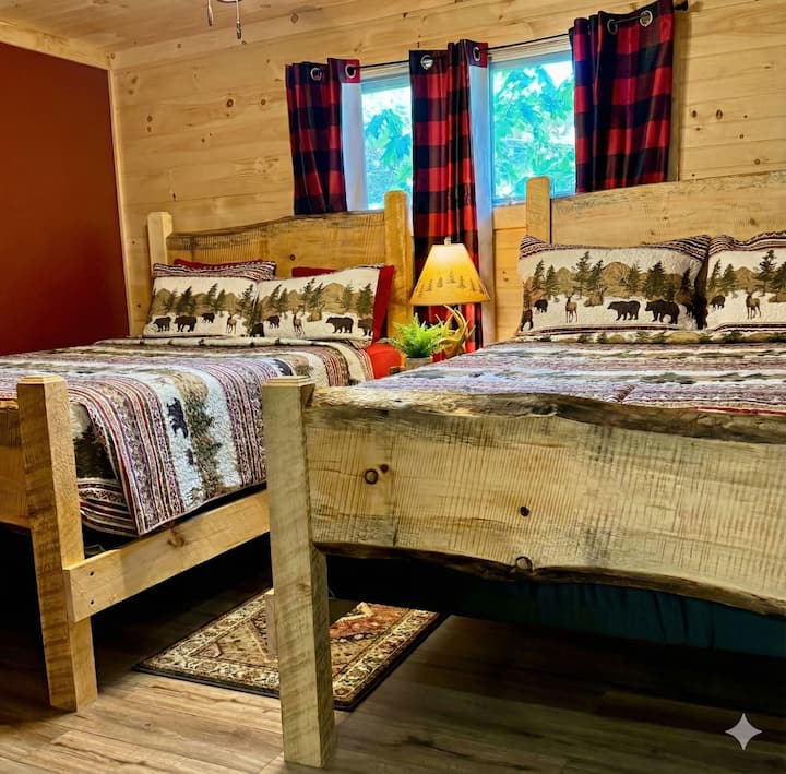 The Adirondack Family Lodge At The Lake Haven - Lake George, NY
