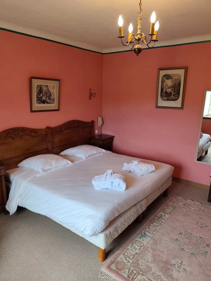 Chambre Quadruple Familiale - Manoir 3*, 1km Mer - Fouesnant