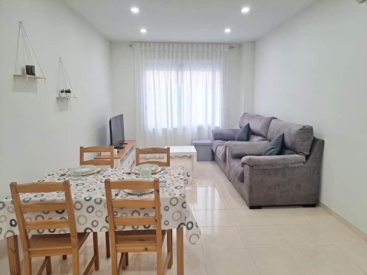 2e Ligne Face à La Mer, Plage De Lloret, Centre - Lloret de Mar