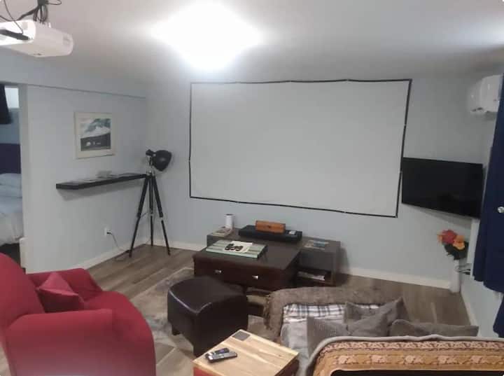 Charles' Hideaway Nearby City Centre/free Parking - Saint John, Nova Brunsvic, Canada