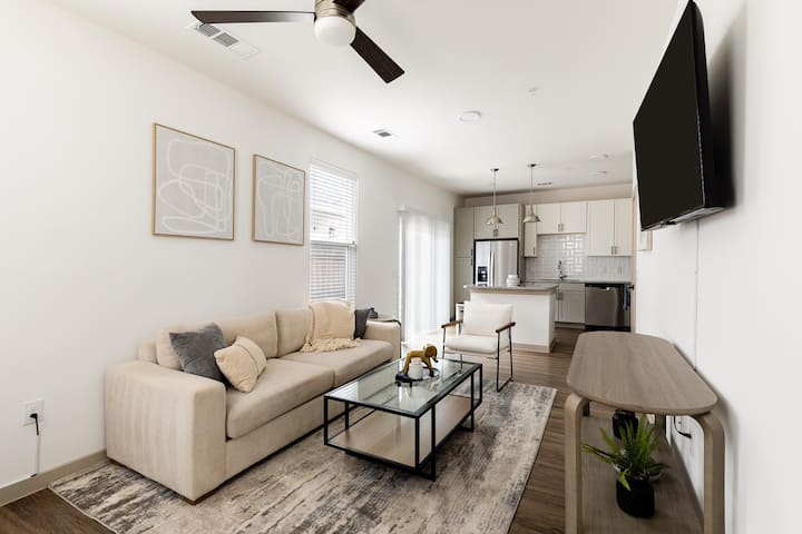 Landing | Spectacular 1bd, Gym, Pool - Fort Worth, TX