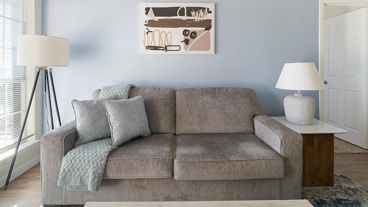 Landing | Modern 2bd, Pool, Clubhouse - South Houston, TX
