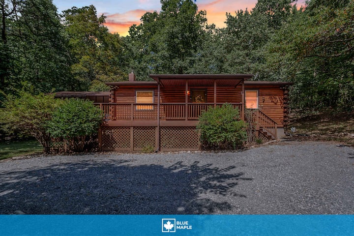Private W Screened Porch, Deck & Dog-friendly! - Luray, VA