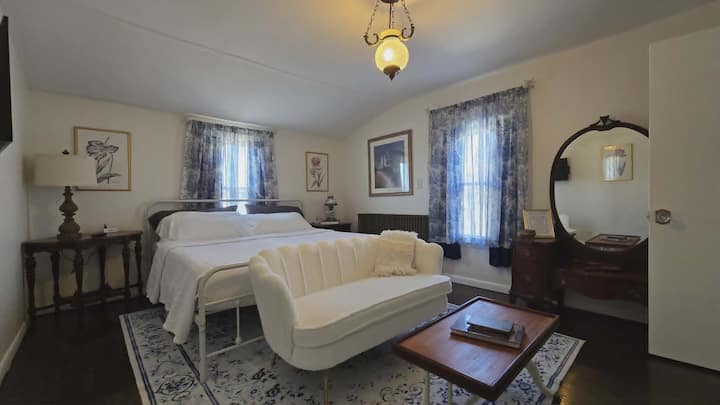 The Entire Lincoln House Inn - Bowling Green, OH