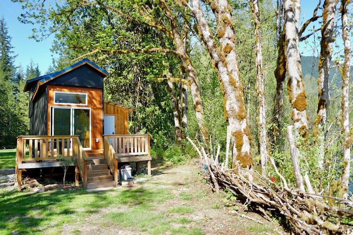 Cascade River 2bd Tiny House - Monogram Lake, WA