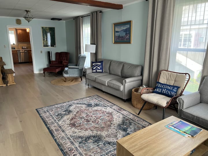 Anchored At Flathead Lake - ポルソン, MT