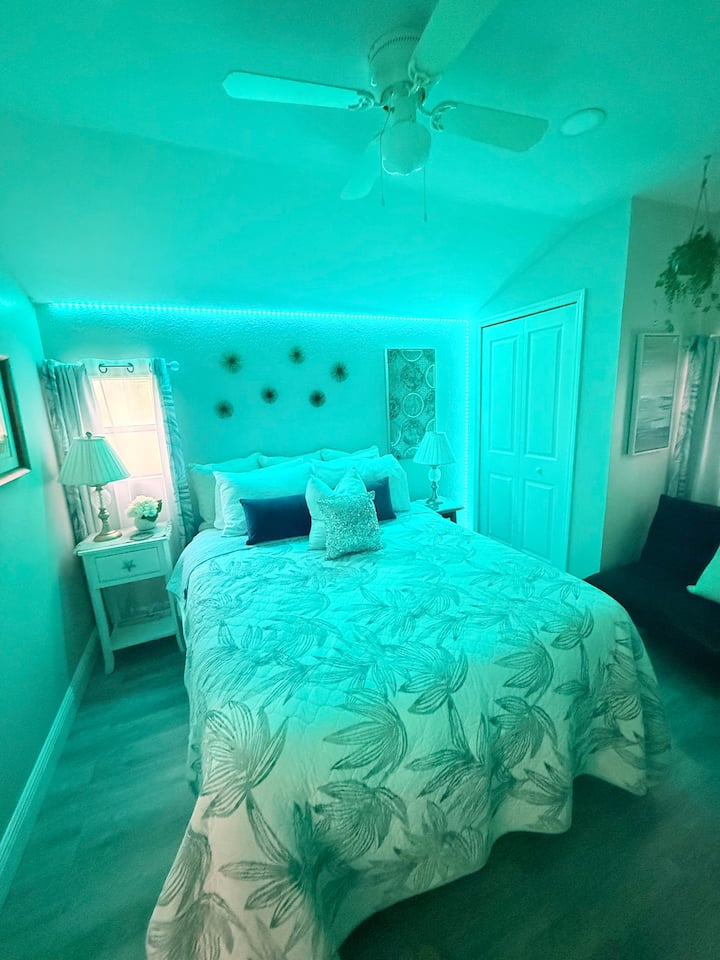 A Lovely Tiny Home - Lehigh Acres, FL
