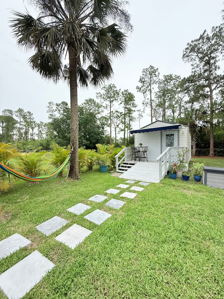 A Lovely Tiny Home - Lehigh Acres, FL