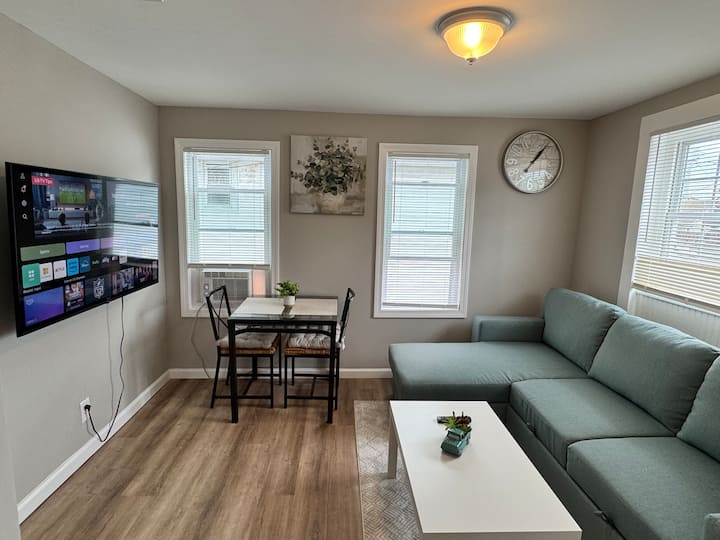 Cute Cozy 1 Bedroom Apartment - New Haven, CT