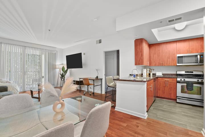 1br Marina Place | Central | Pool, Gym, Spa - Marina del Rey, CA