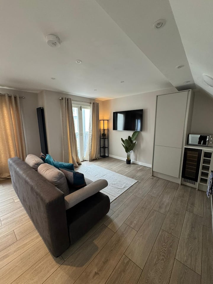 Modern 3-bed By The Beach - West Sussex