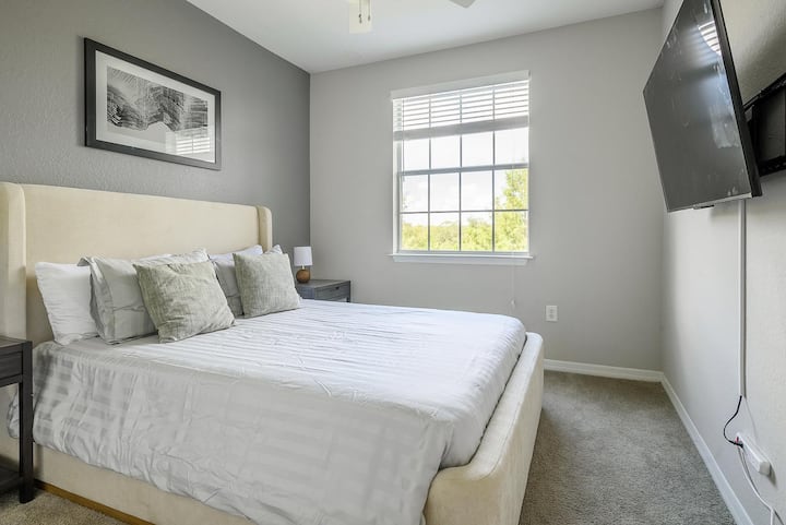 Landing | Incredible 2bd, Clubhouse, Pool - Four Corners, FL