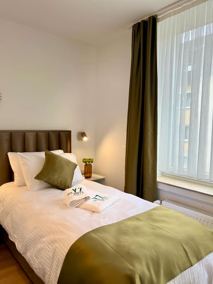 Apartment House  With 3 Levels & Private Garden - Oberhausen