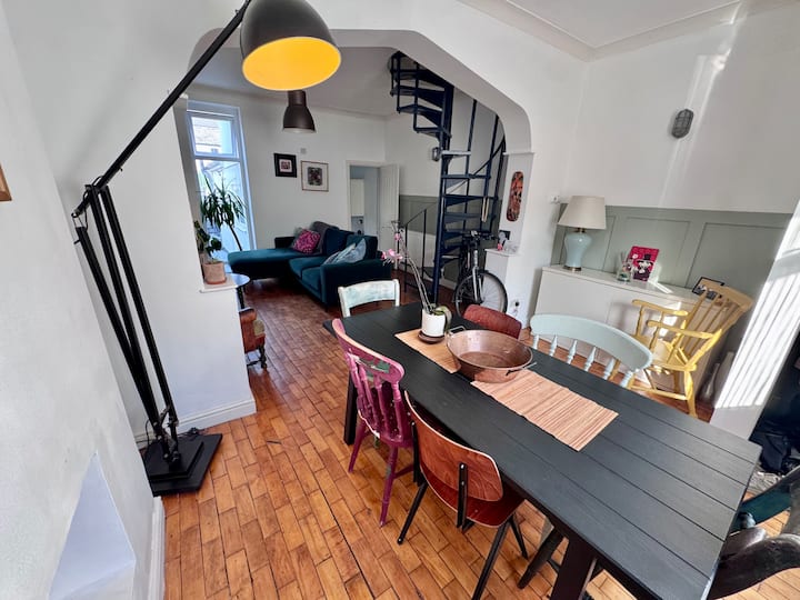 Stylish City Centre Home - Cardiff