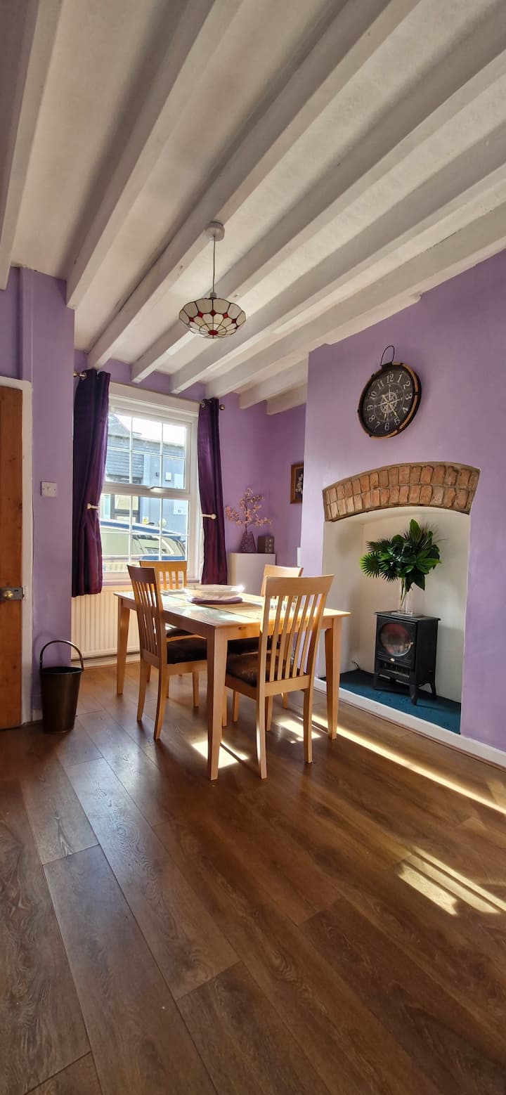 Spacious And Cosy Cottage In Llangollen Centre - Llangollen