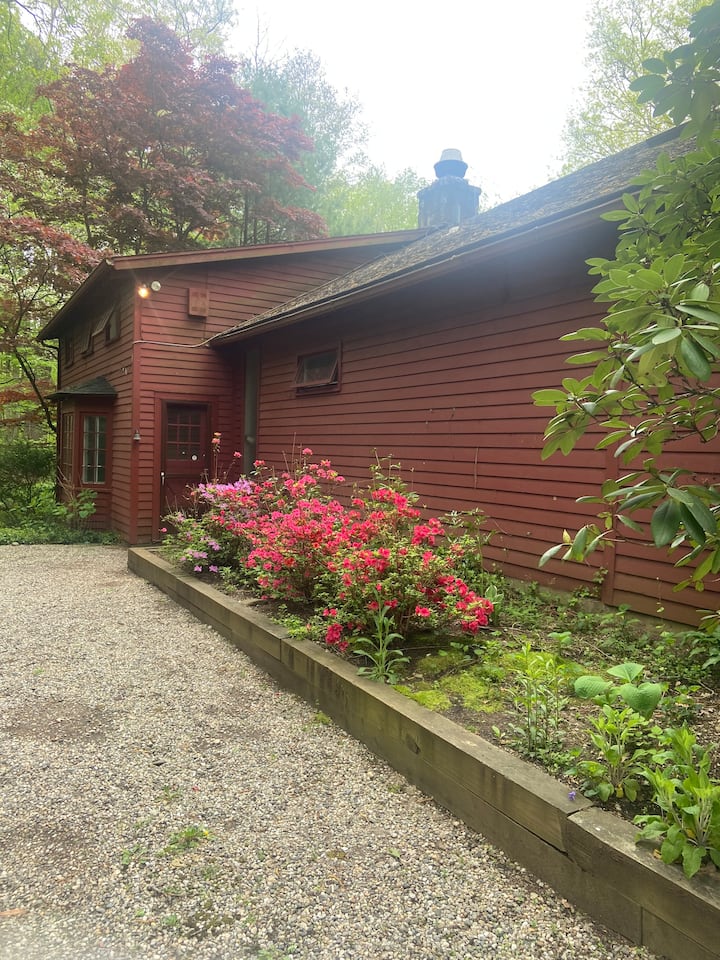 Marilyn Monroe River Cabin! - Fairfield, CT